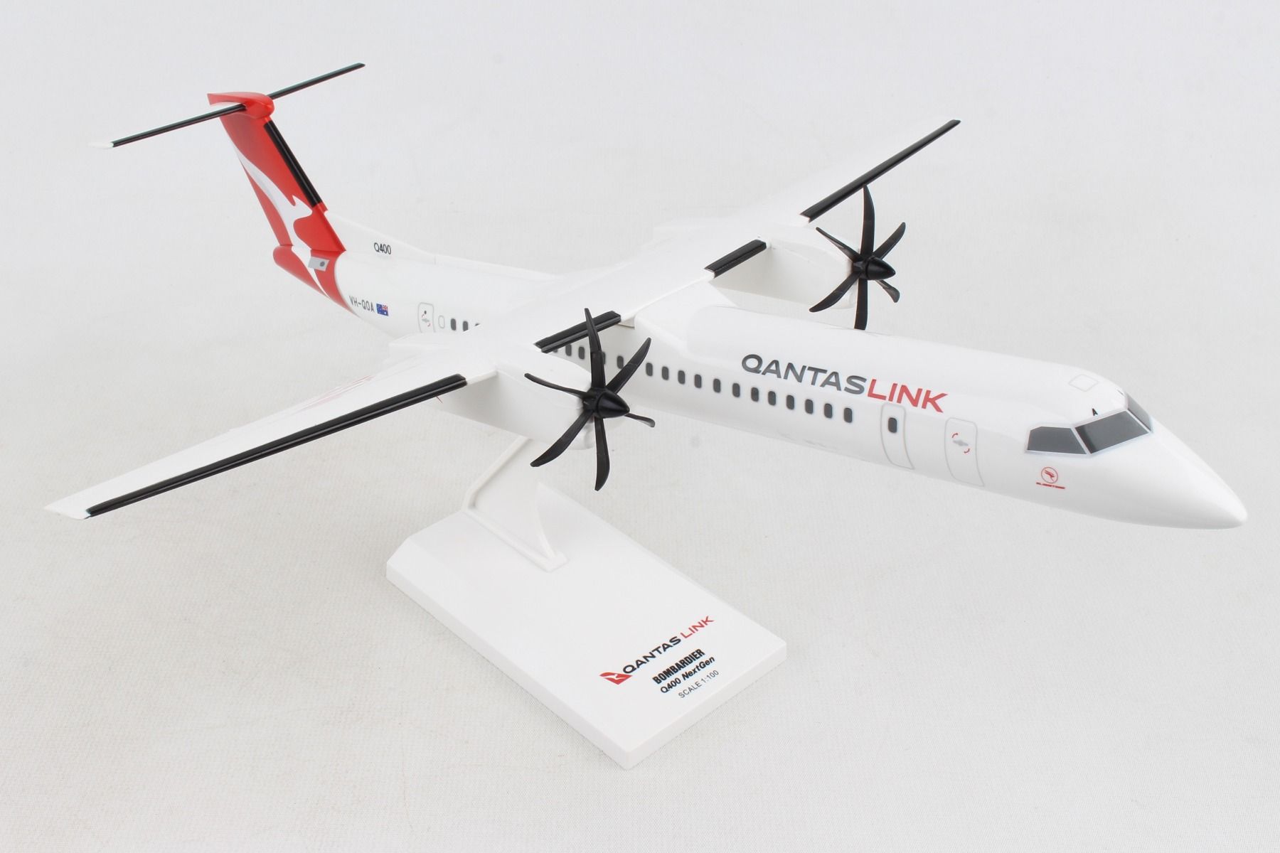 ScaleModelStore.com :: Skymarks 1:100 - SKR1016 - Qantas Bombardier ...
