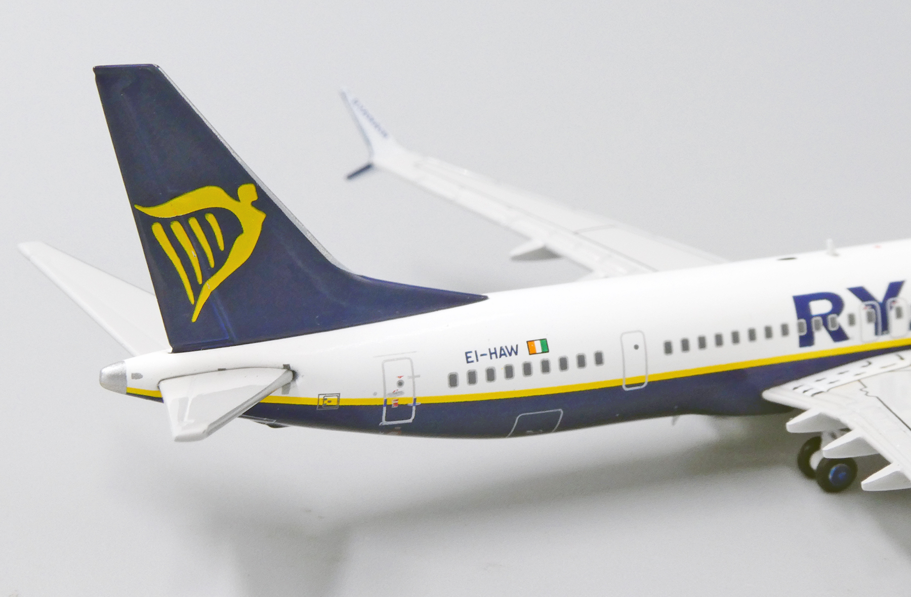 ScaleModelStore.com :: JC Wings 1:400 - XX4149 - Ryanair Boeing 737-8 MAX