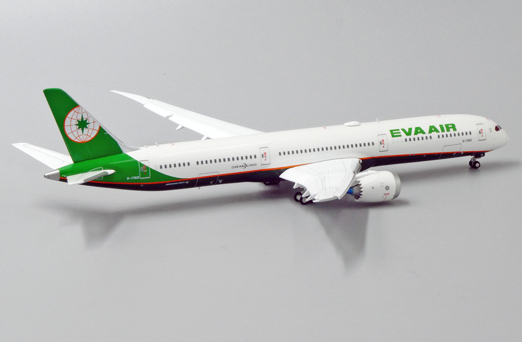 ScaleModelStore.com :: Albatros 1:400 - ALB4EVA08A - EVA Air Boeing 787-10
