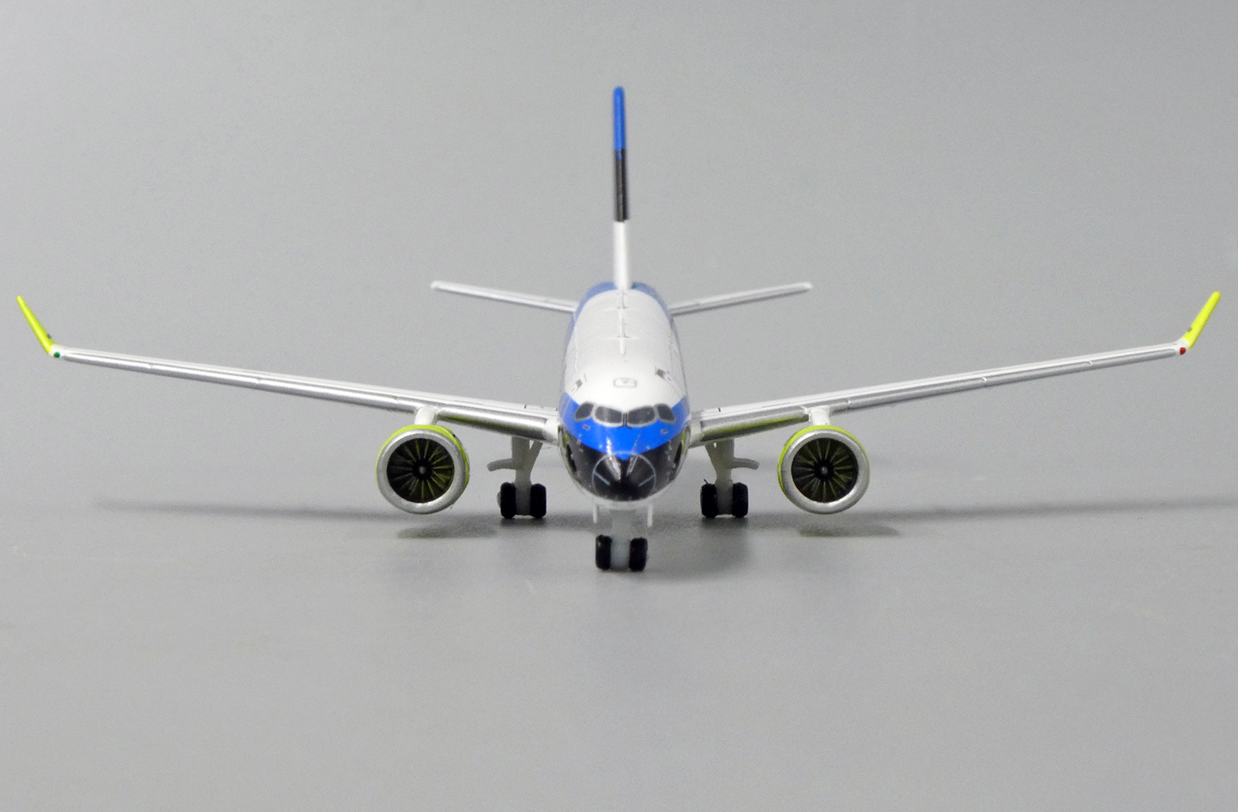 ScaleModelStore.com :: JC Wings 1:400 - LH4158 - Air Baltic Airbus A220-300