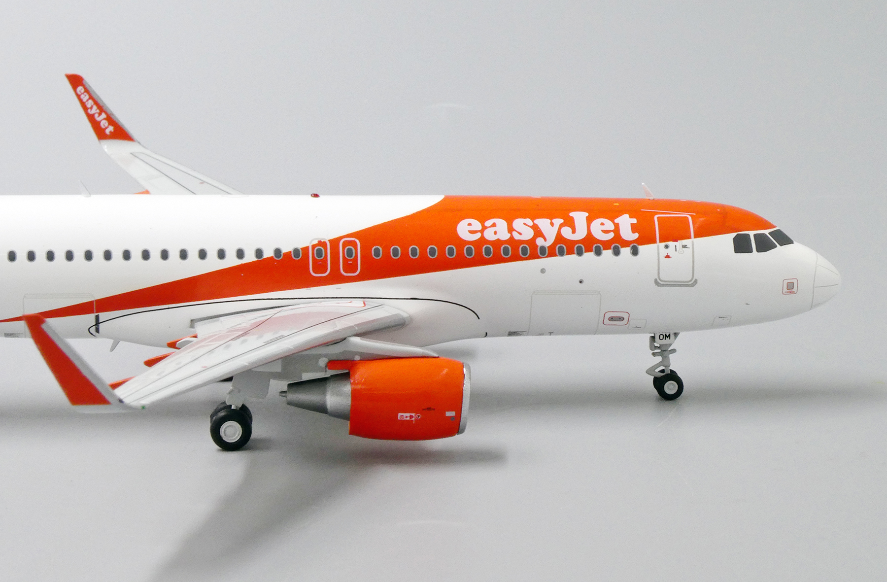 ScaleModelStore.com :: JC Wings 1:200 - EW2320001 - EasyJet Airbus A320