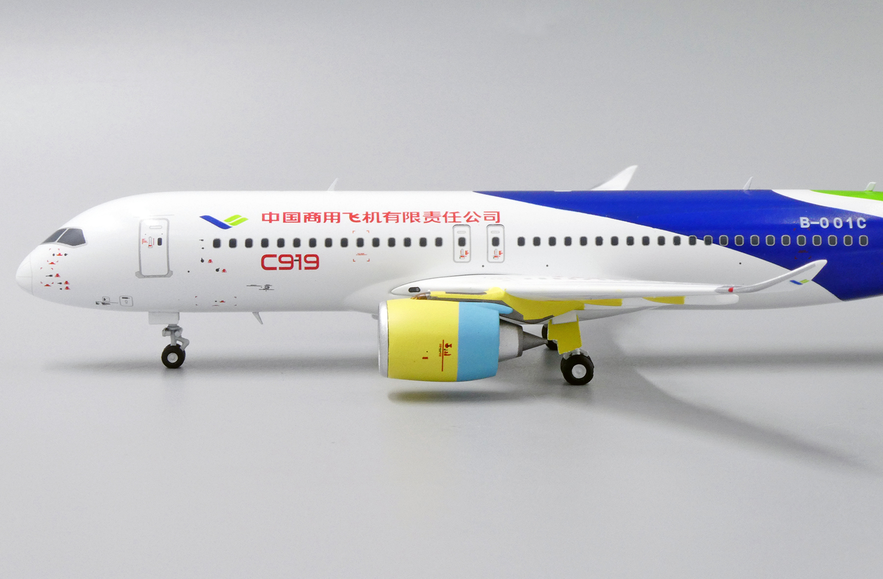 ScaleModelStore.com :: JC Wings 1:200 - LH2225 - Comac Comac C919