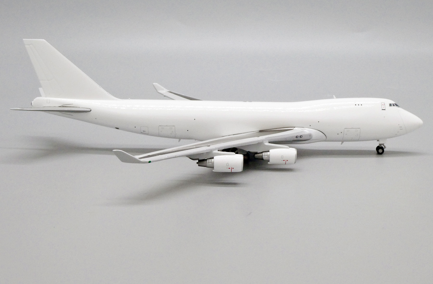 ScaleModelStore.com :: JC Wings 1:400 - BK2006 - Blank Boeing 747-400F