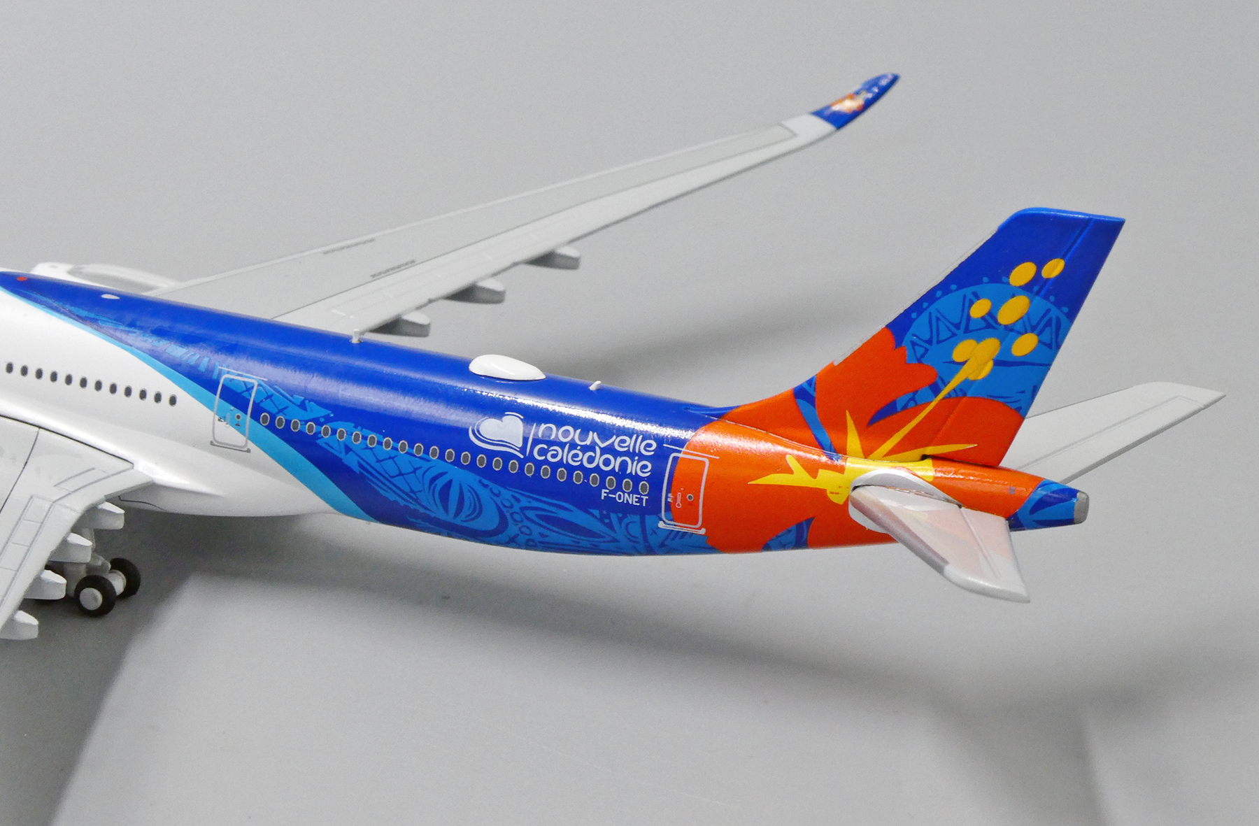 ScaleModelStore.com :: JC Wings 1:400 - XX4221 - Aircalin Airbus A330 ...
