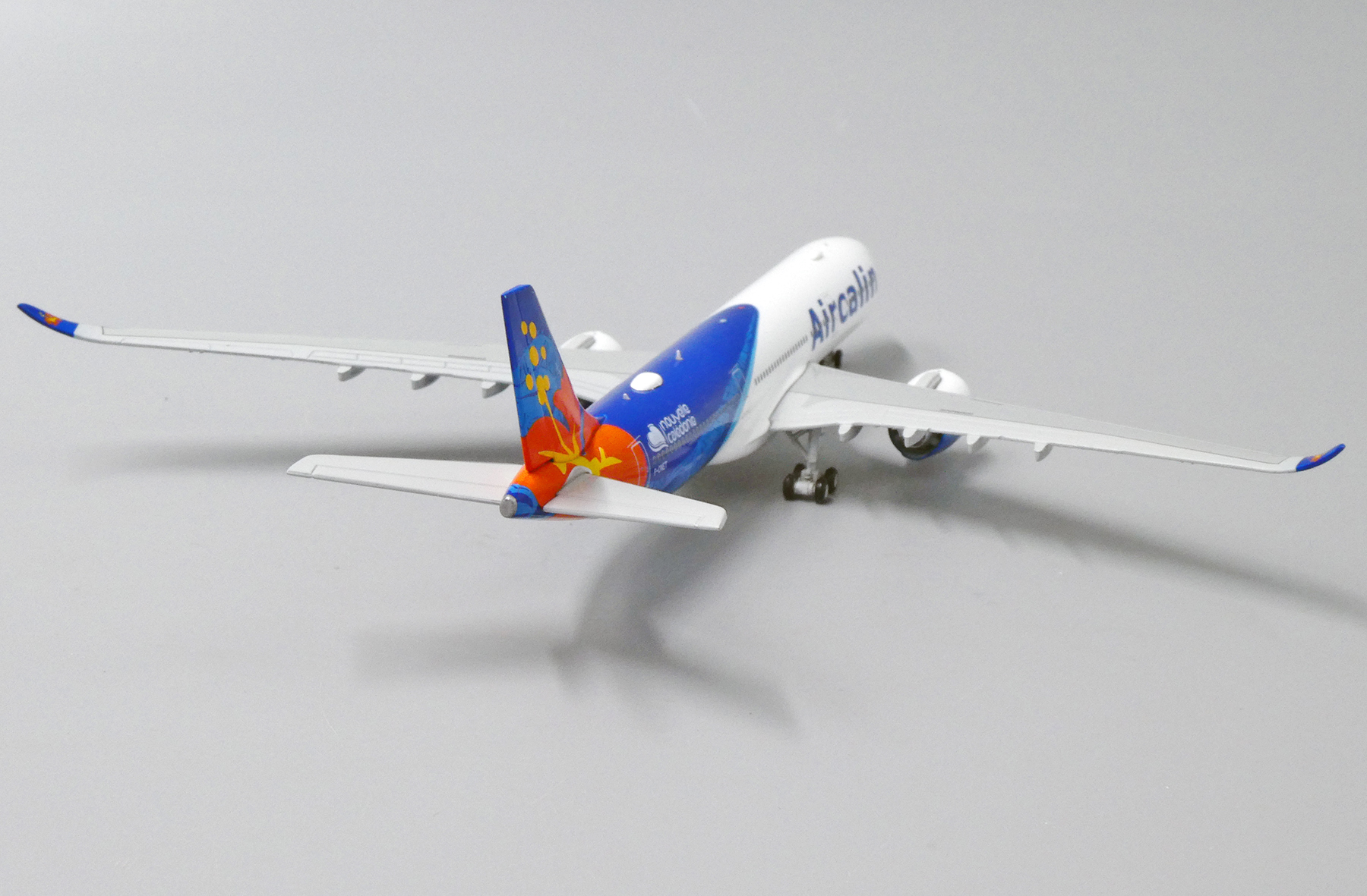 ScaleModelStore.com :: JC Wings 1:400 - XX4221 - Aircalin Airbus A330 ...