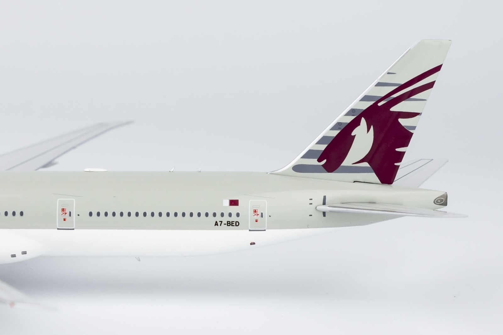 ScaleModelStore.com :: NG Models 1:400 - 73012 - Qatar Airways Boeing ...