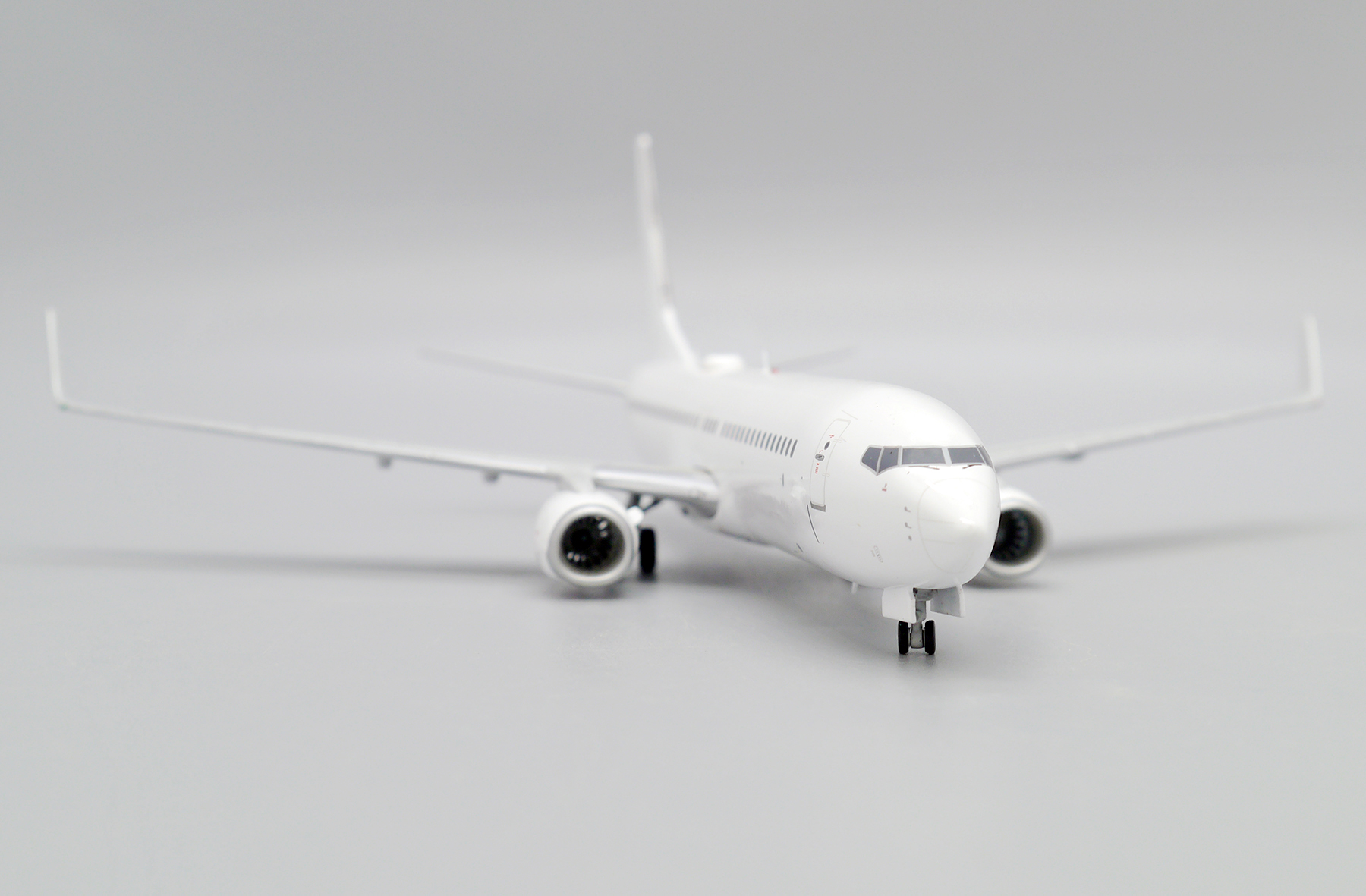 ScaleModelStore.com :: JC Wings 1:200 - BK1067 - Blank Boeing 737-800