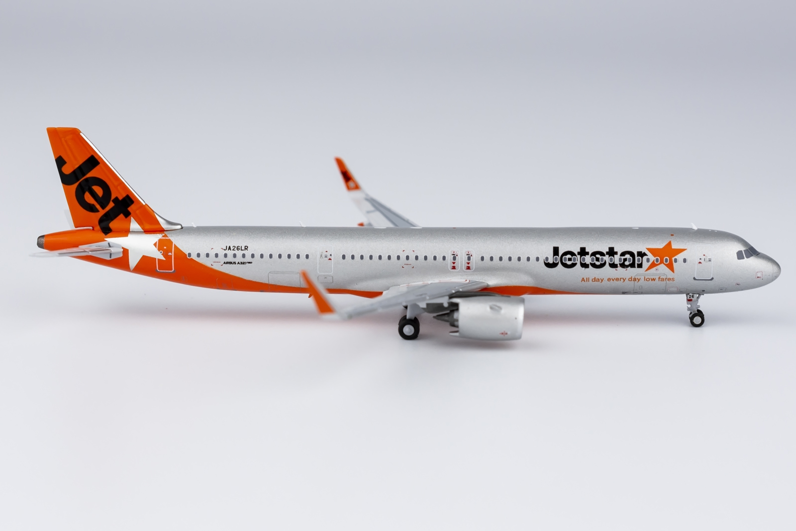 ScaleModelStore.com :: NG Models 1:400 - 13052 - Jetstar Airways Airbus ...