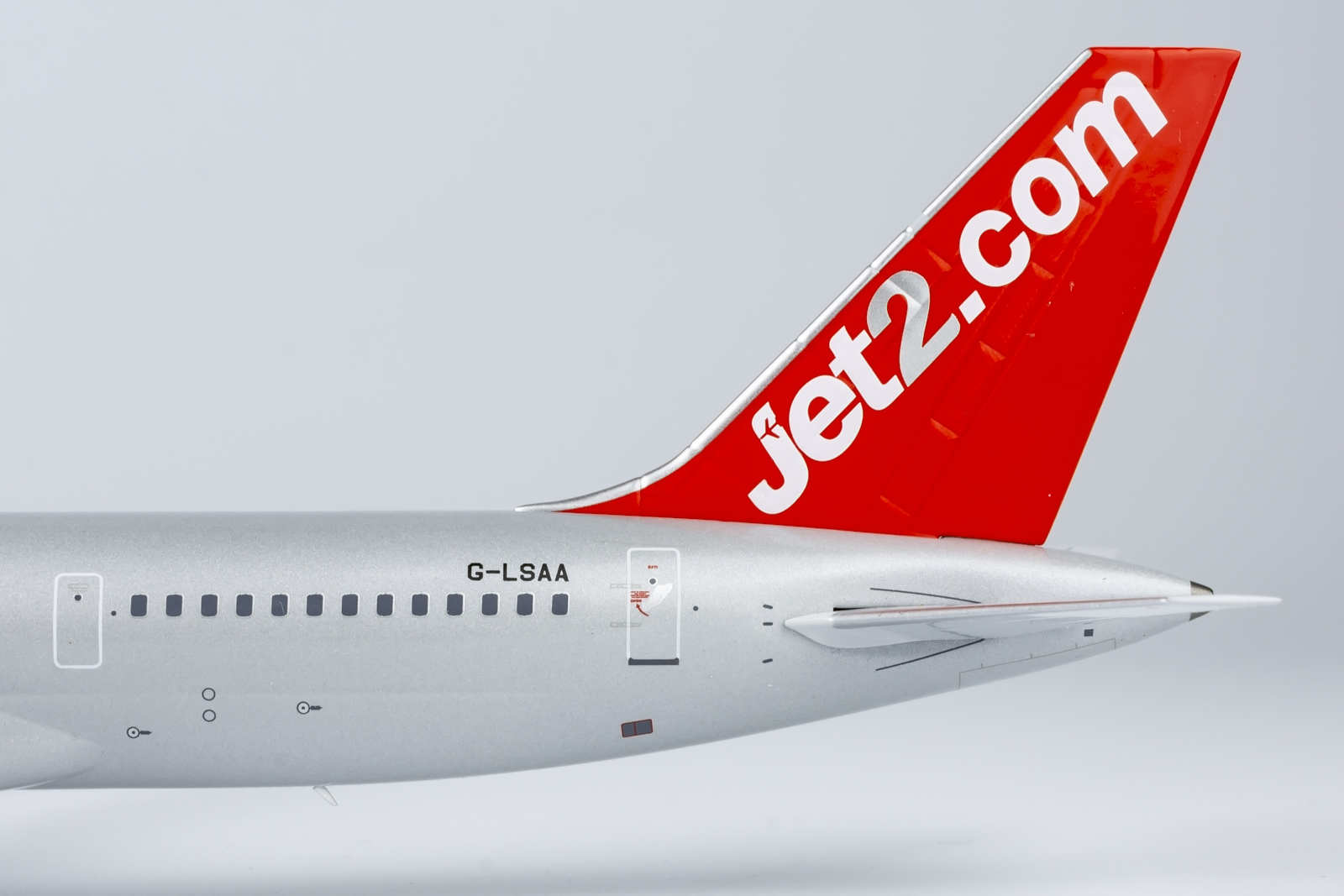 ScaleModelStore.com :: NG Models 1:200 - 42002 - Jet2 Boeing 757-200