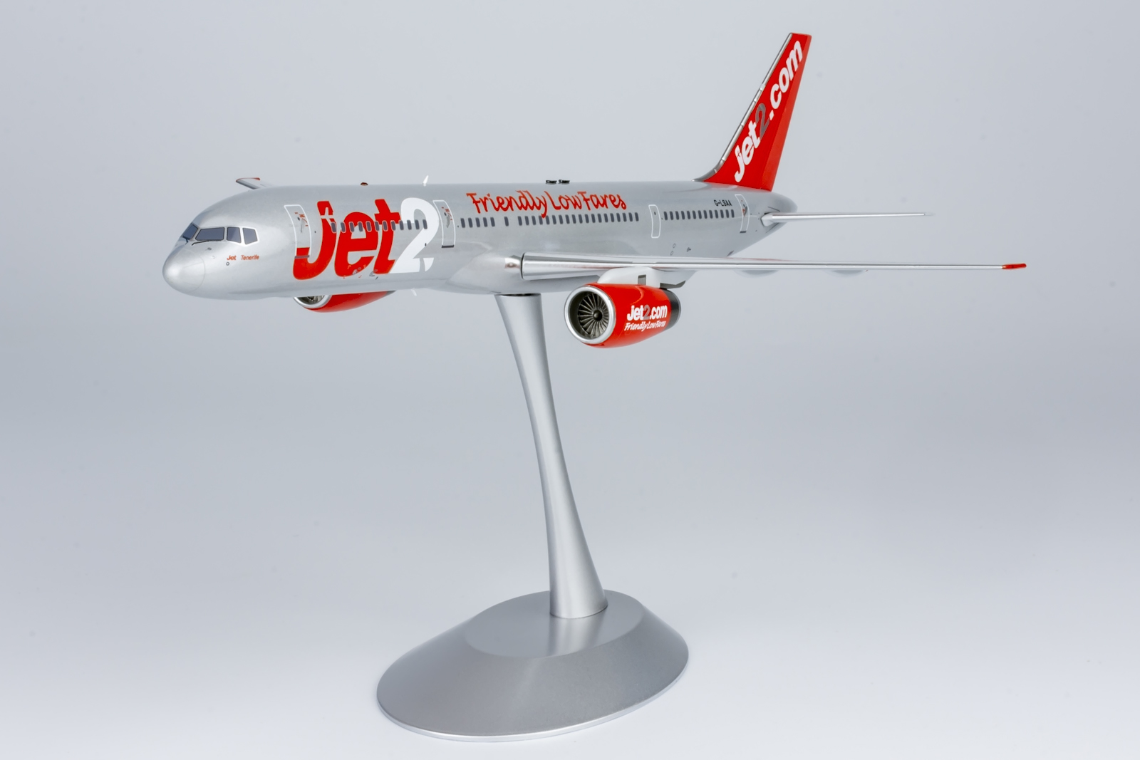 ScaleModelStore.com :: NG Models 1:200 - 42002 - Jet2 Boeing 757-200