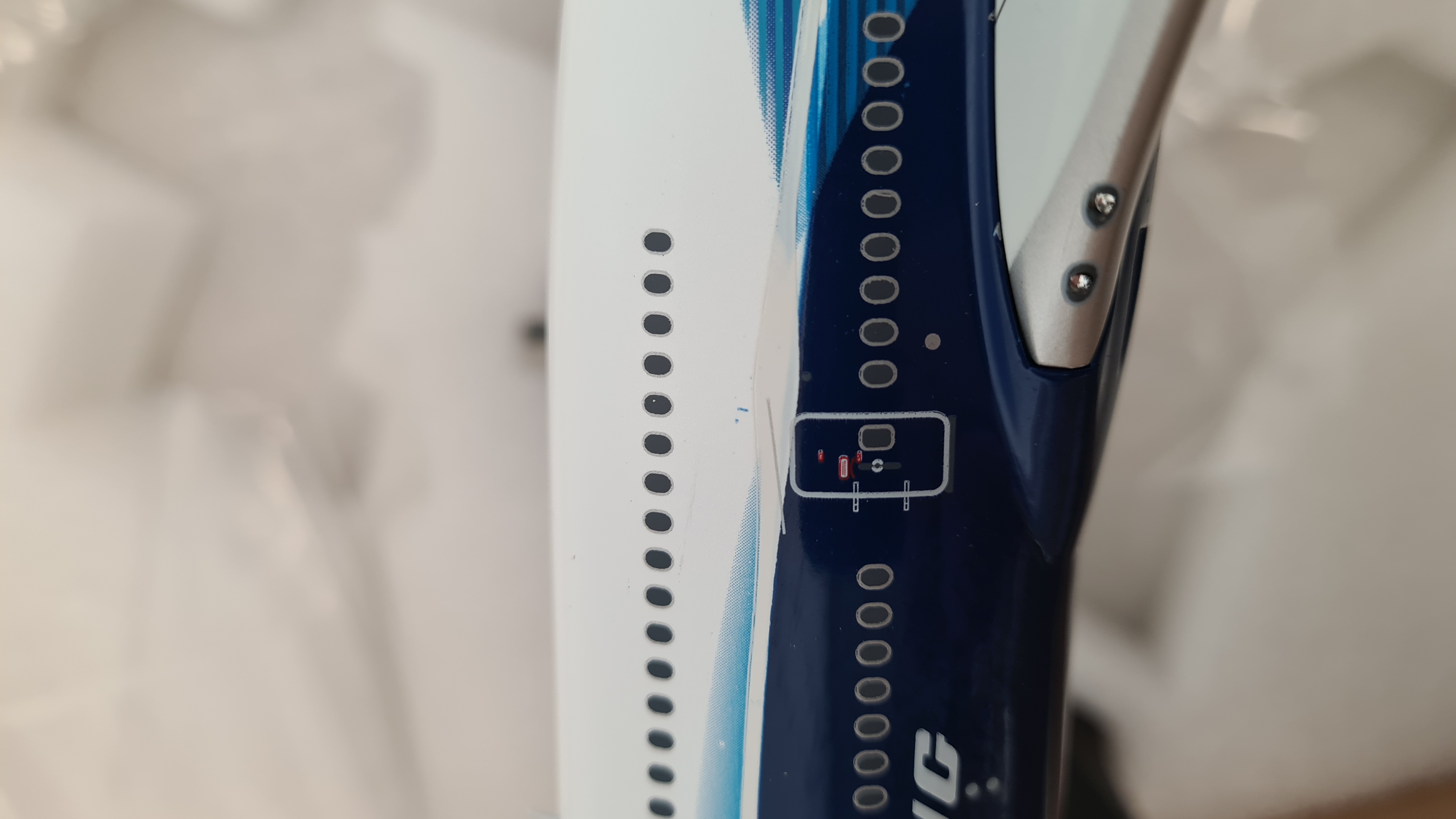 ScaleModelStore.com :: JC Wings 1:200 - LH2239_paint_box - Boeing House ...